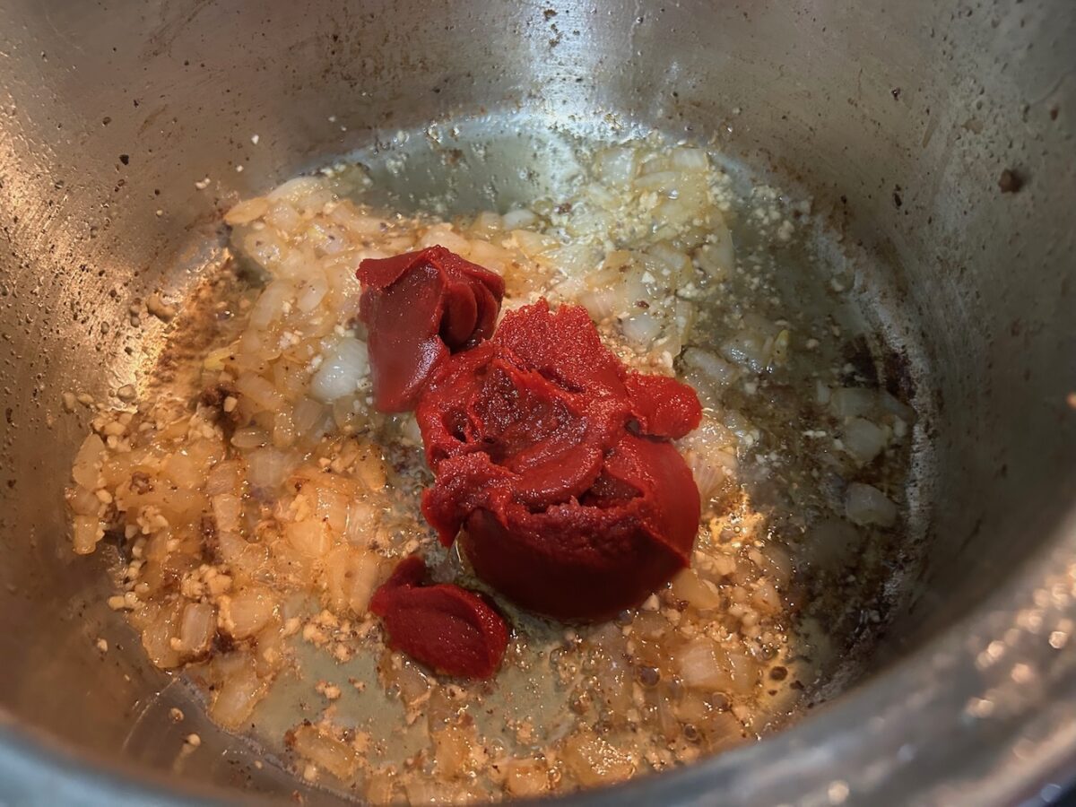 Traditional Sunday Gravy (Italian-American Meat Sauce) - Janice ...