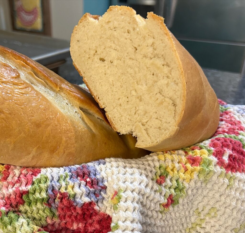 Crusty Italian Bread (Bakery-Style Loaf) - Janice Thompson, Author